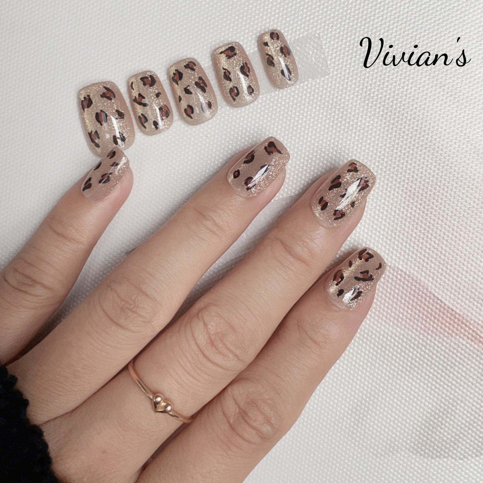 Miss Leopard – Vivian's cabin