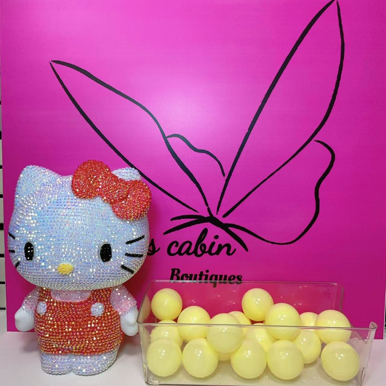 090 Beaded pen + key chain capsule – Vivian's cabin
